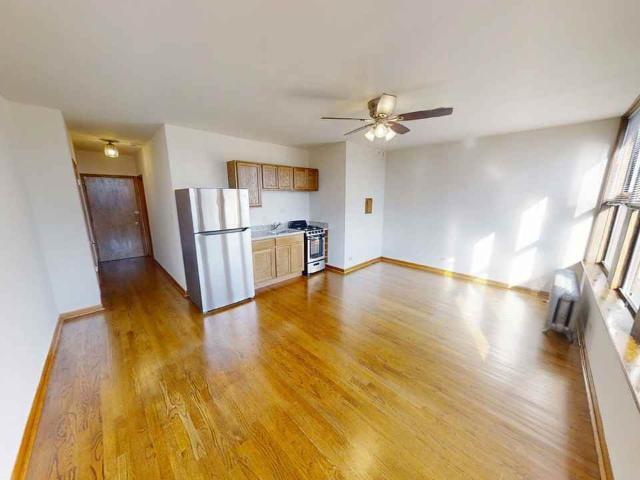 Lawrence Building Studio Apartment for Rent at 3200 W Lawrence Ave, Chicago, IL 60625 Albany Park