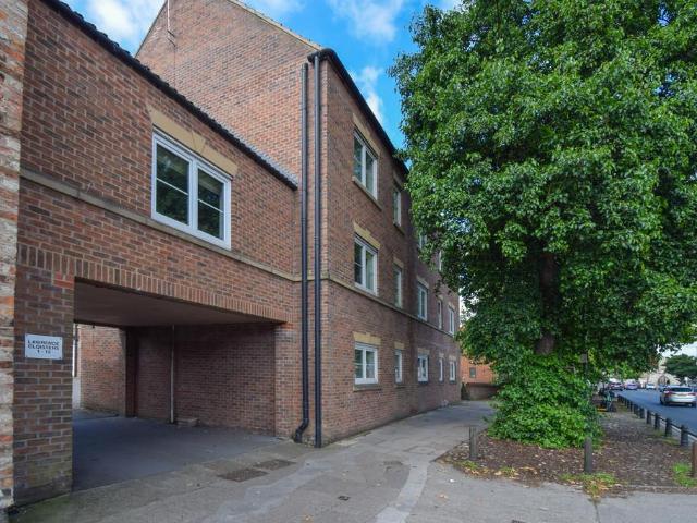 Lawrence Cloisters, York YO10 3 bed apartment to rent £1,295 pcm £299 pw