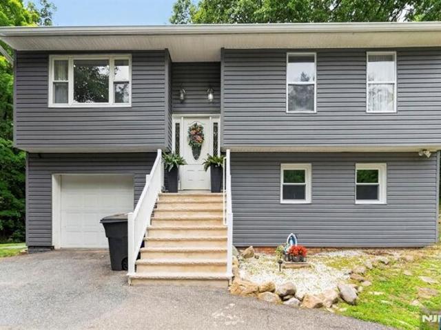 Lawrence Dr, Vernon, Home For Sale
