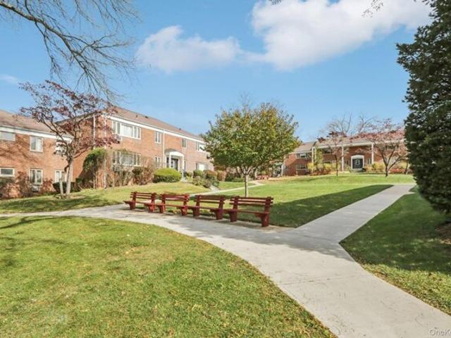 Lawrence Dr Apt A, White Plains, Property For Sale