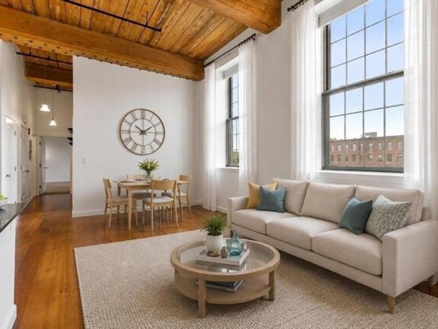 Lawrence Dr Apt,lowell, Condo For Sale