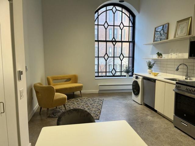 Lawrence Lofts Studio Apartment for Rent at 1049 W Lawrence Ave, Chicago, IL 60640 Uptown