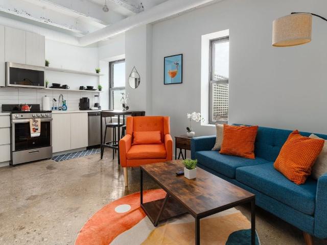Lawrence Lofts Studio Apartment for Rent at 1049 W Lawrence Ave, Chicago, IL 60640 Uptown