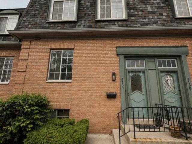 Lawrence room for rent
