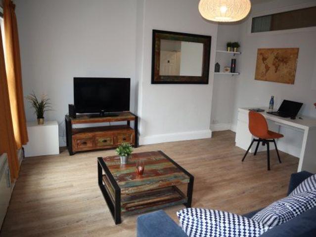 Lawrence Road, Liverpool, Pseudo England Ua/md/Lb L15, Room to rent, £672 pppm | PrimeLocation