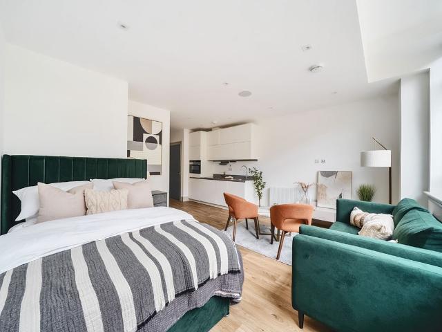 Lawrence Road, London N15, Studio to rent, £1,600 pcm | PrimeLocation