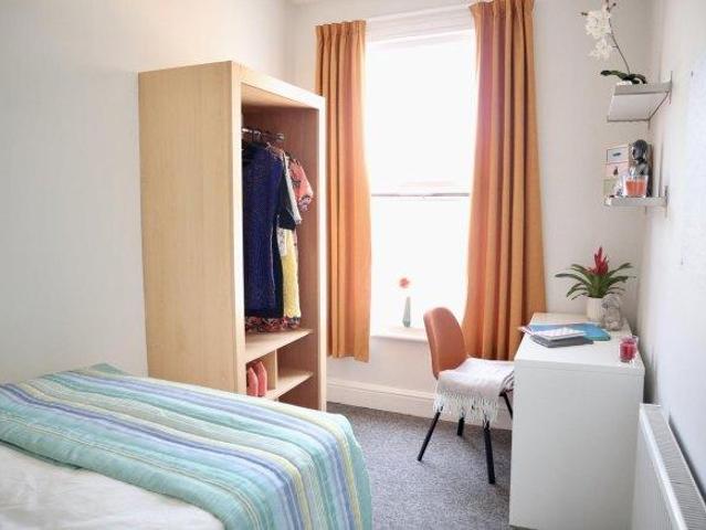 Lawrence Road 4 bed house share to rent £2,080 pcm £480 pw