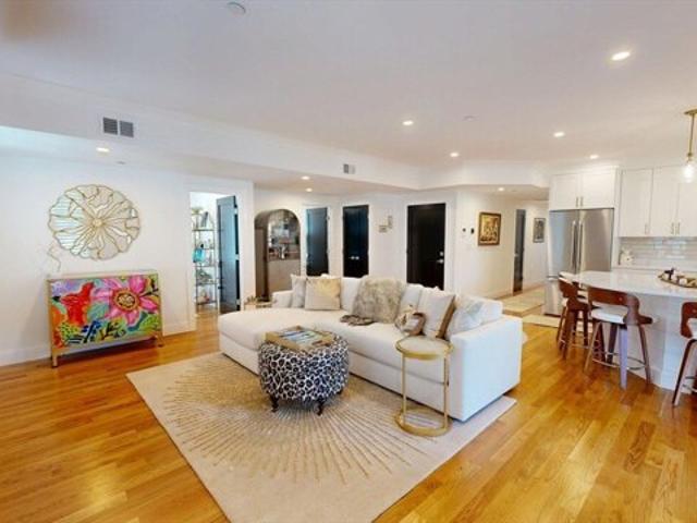 Lawrence St Apt,wakefield, Condo For Sale