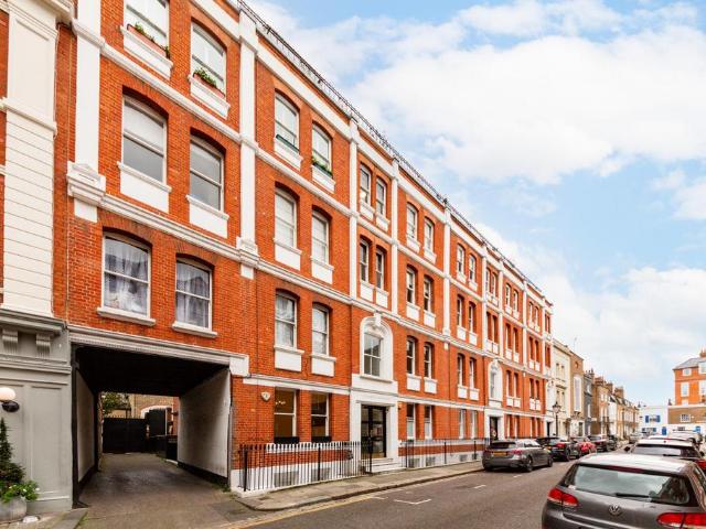 Lawrence Street, London 2 bed flat to rent £3,500 pcm £808 pw