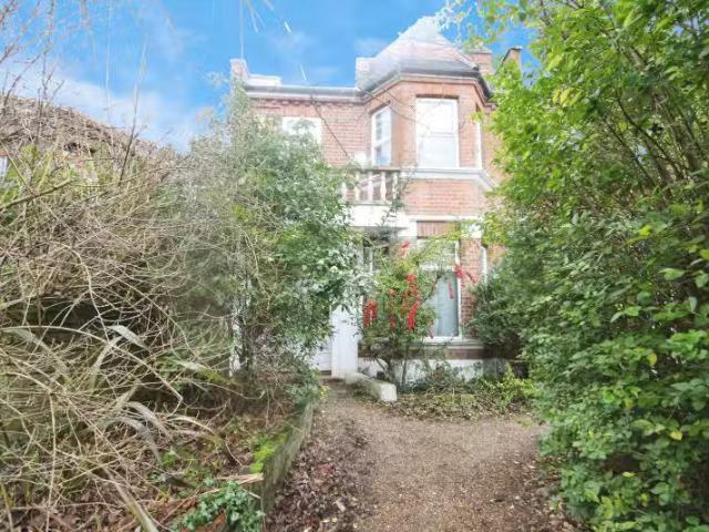 Lawrie Park Road, London, SE26 6DN