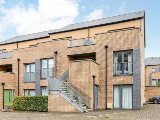 Lawrie Reilly Place, Leith, 3 Bedroom Flat