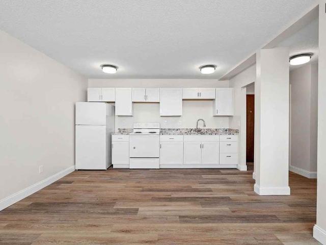 Lawson Arms Apartments 2 Bedroom Apartment for Rent at 1032 Duluth St, St. Paul, MN 55106 Payne Phalen