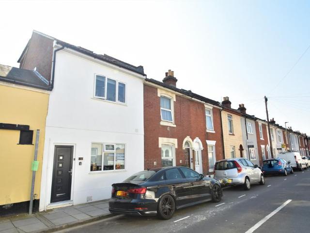 Lawson Road, Hampshire PO5 6 bed terraced house to rent £4,050 pcm £935 pw