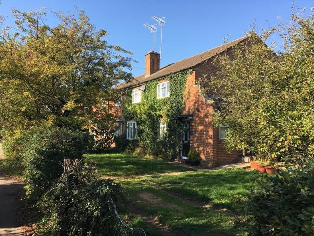 Layters Close, Chalfont St Peter SL9, 2 bed flat to rent, £1,450 pcm | PrimeLocation