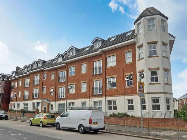 Laygate, South Shields NE33, 2 bed flat to rent, £700 pcm | PrimeLocation