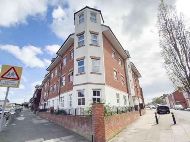 Laygate, South Shields NE33, 2 bed flat to rent, £775 pcm | PrimeLocation