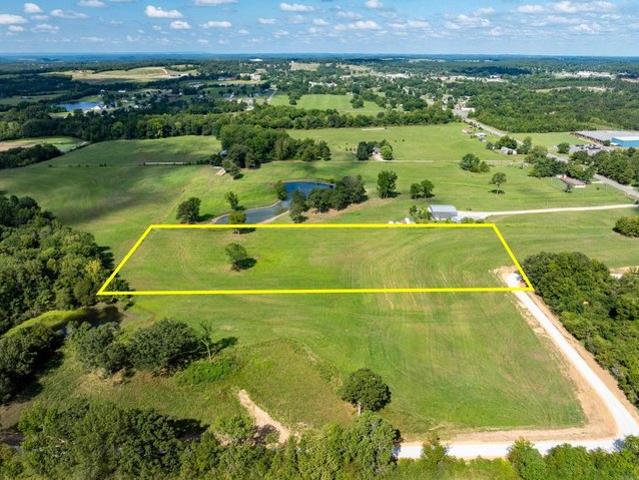 Lazy Ln, Cave City, AR 72521