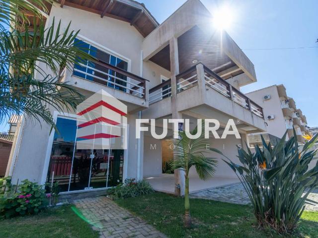 LC006EF CASA COM PISCINA 4 DORMITÓRIOS