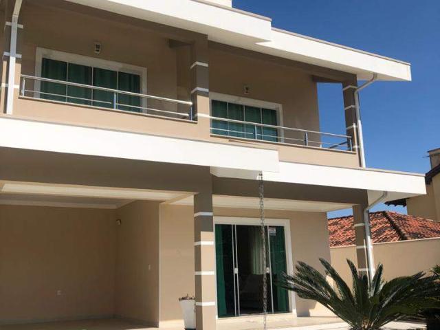 LC109F CASA AMPLA COM 4 DORMITÓRIOS