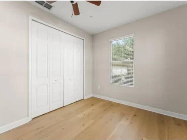 Lg private room with pr bath Sep 1