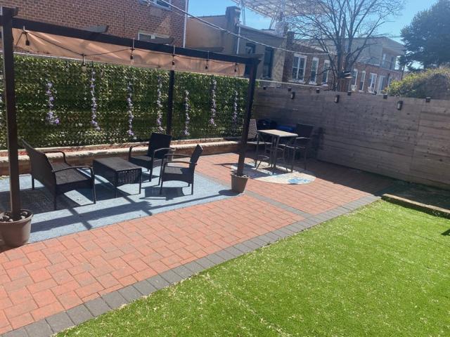 Lg rm in 4BR/2Bth apt w laundry/patio/bike storage