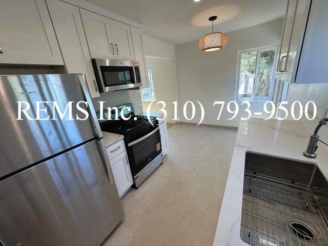 lgn01 2 Bedroom Apartment for Rent at 806 Austin Ave, Inglewood, CA 90302 North Inglewood