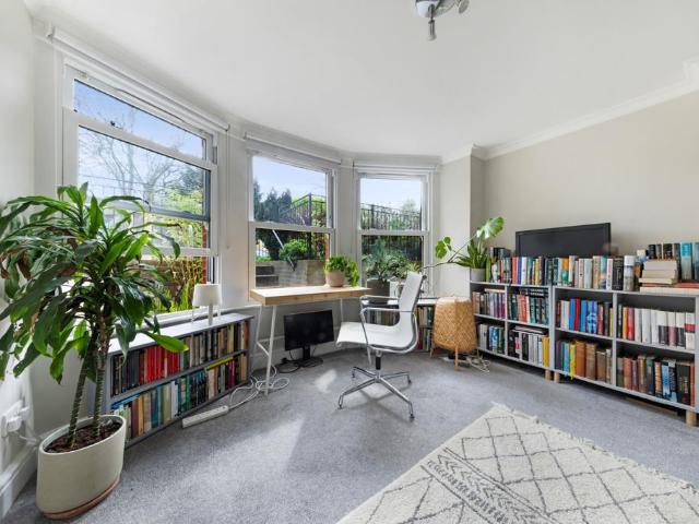 LGF Front, 22 The Gardens SE22 Studio to rent £1,430 pcm £330 pw