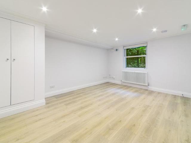 LGF Rear, 28 The Gardens SE22 Studio to rent £1,485 pcm £343 pw