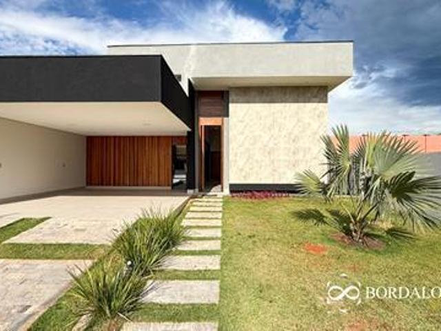 LE JARDIN Casa à venda no Condomínio Le Jardin Exclusividade e Conforto
