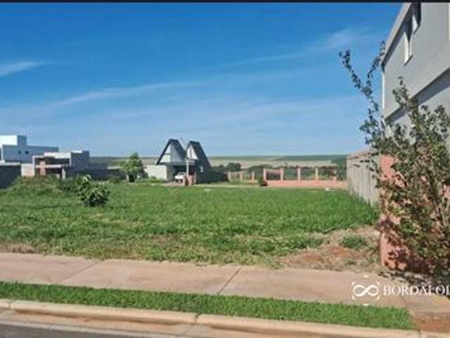Le Jardin Terreno à Venda no Condomínio Le Jardin 1