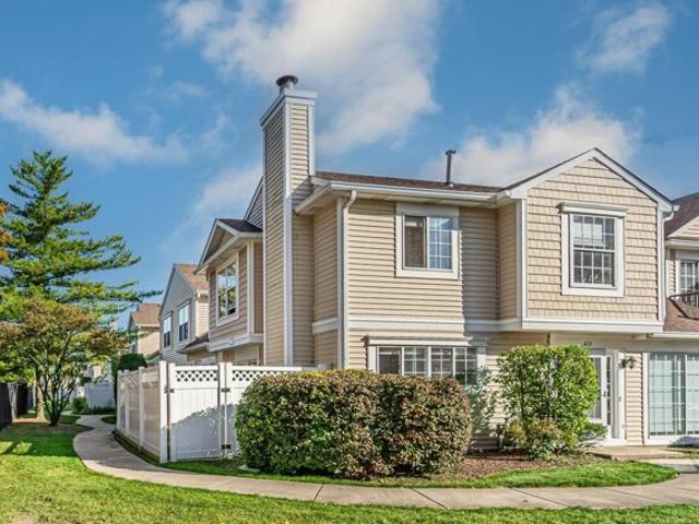 Le Parc Cir, Buffalo Grove, Home For Sale