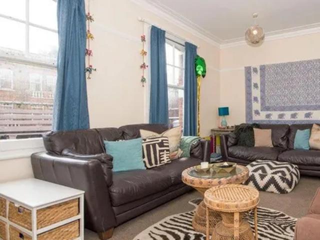 Le Pot Lyonnais, 36 40 Queenstown Road, London, SW8 3RY, United Kingdom | 3 bed house for rent #167677269 | Rentberry