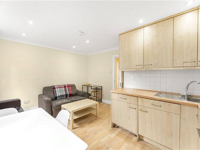 Leman Street, Aldgate, London, E1 8EY