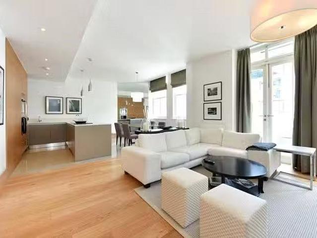 Leman Street, London, E1 8GH