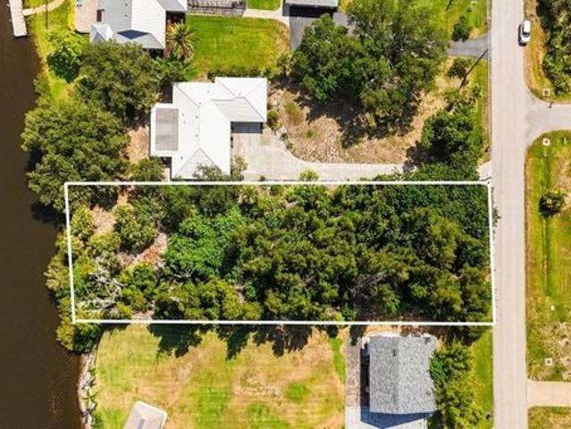 Lemon Bay Dr, Venice, FL 34293