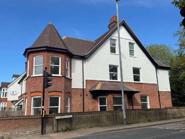 Lemsford Road Room 8
