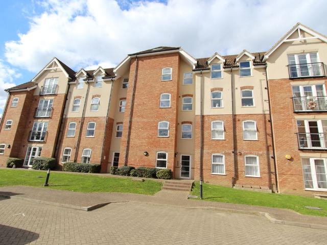 Lenthall Avenue, Grays RM17, 2 bed flat to rent, £1,650 pcm | PrimeLocation