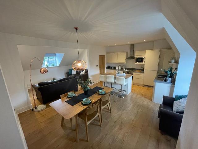 Lenton Avenue, Nottingham NG7, 2 bed flat to rent, £1,650 pcm | PrimeLocation