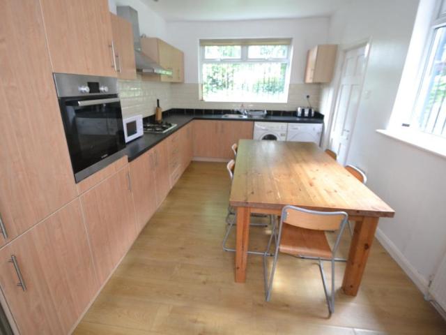 Lenton Boulevard, Nottingham NG7 5 bed detached house to rent £2,058 pcm £475 pw