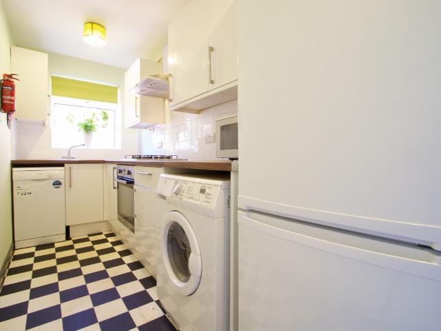 Lenton Boulevard, Nottingham NG7, 5 bed flat to rent, £3,033 pcm | PrimeLocation