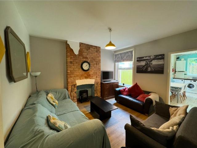 Lenton Boulevard, Lenton NG7 5 bed house to rent £2,173 pcm £501 pw