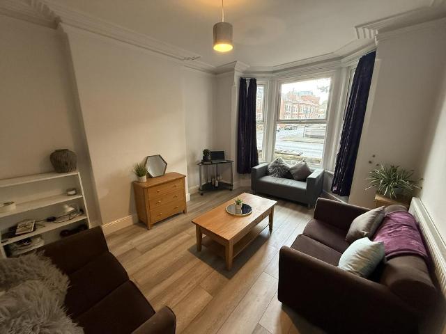 Lenton Boulevard, Lenton NG7 5 bed house to rent £2,286 pcm £528 pw