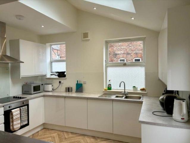 Lenton Boulevard 6 bed house share to rent £3,948 pcm £911 pw