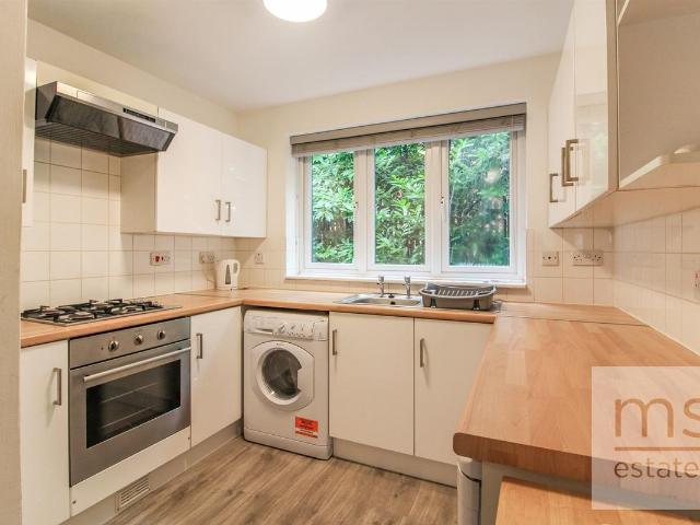 Lenton Manor, Lenton, Nottingham NG7, 2 bed flat to rent, £1,130 pcm | PrimeLocation