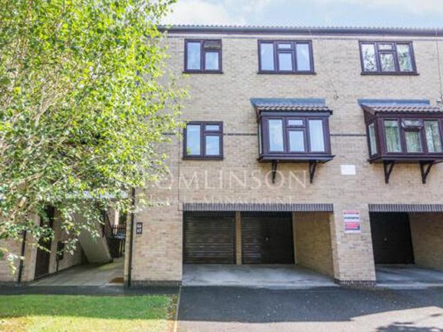 Lenton Manor, Nottingham, 2 Bedroom Flat