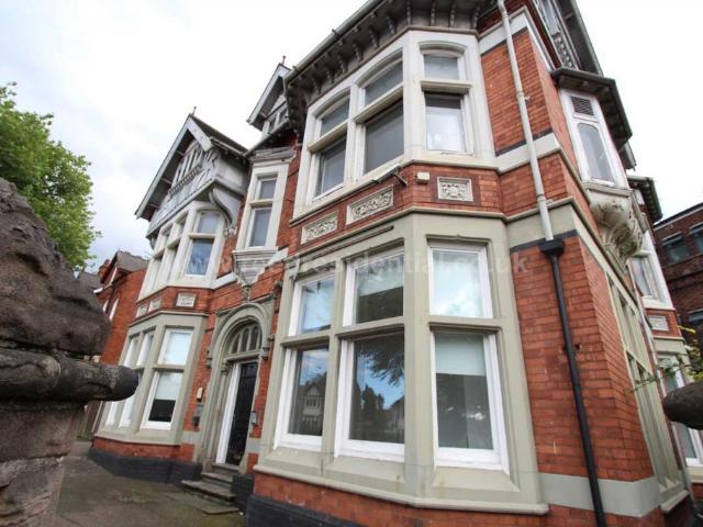 Lenton NG7 6 bed flat to rent £2,738 pcm £632 pw