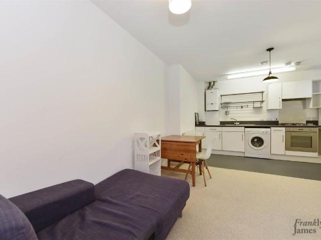 Len Bishop Court, Wapping E1W, 1 bed flat to rent, £1,750 pcm | PrimeLocation