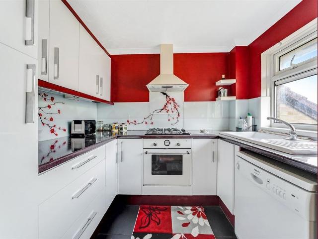Lena Kennedy Close, London E4, 2 bed flat to rent, £1,850 pcm | PrimeLocation