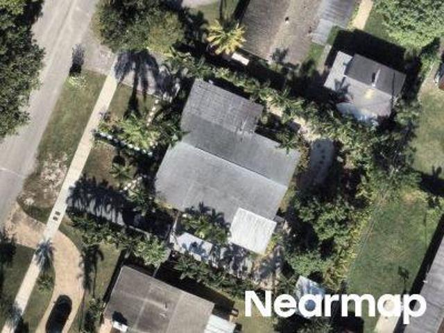 Lenaire Dr