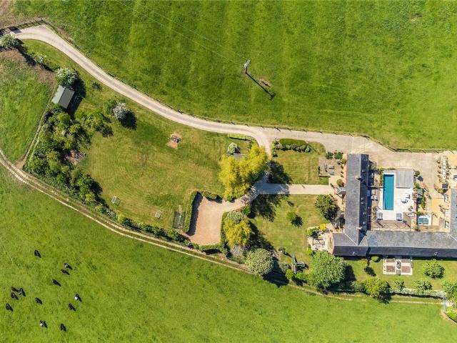 Lenborough, Buckingham, MK18 6 bed detached house to rent £9,500 pcm £2,192 pw